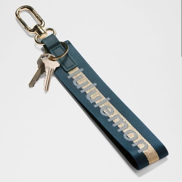lululemon athletica | Accessories | Nwt Lululemon Never Lost Keychain ...